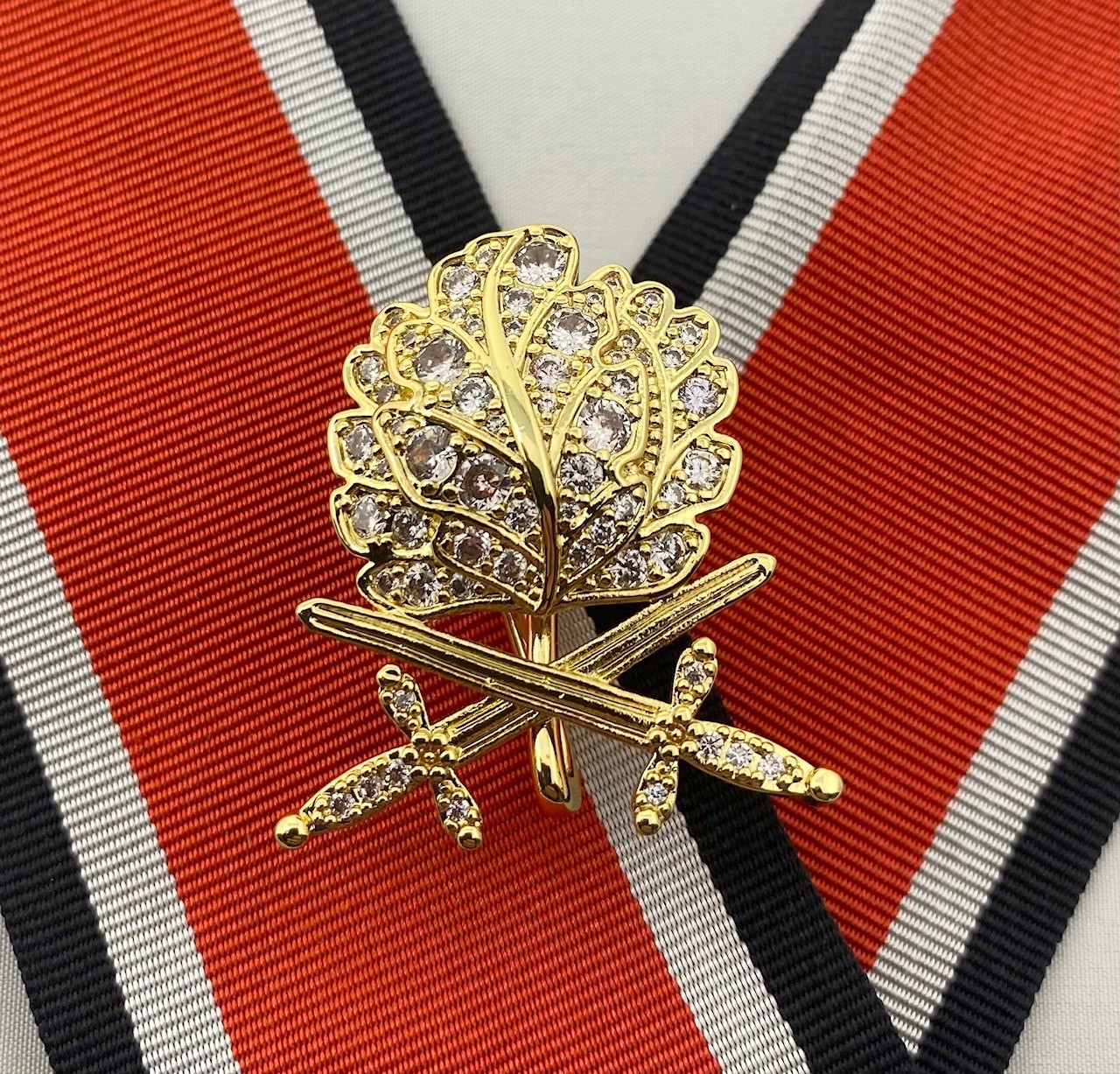 Kelleys Military: Oak Leaves Swords & Diamonds, Gold